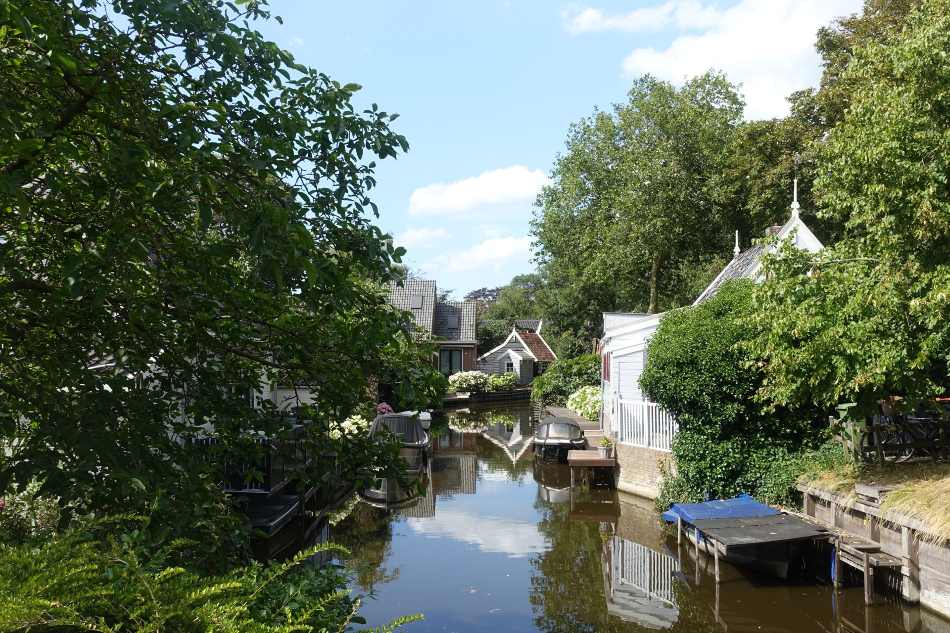 BROEK IN WATERLAND: A FAIRY TALE VILLAGE NEAR AMSTERDAM - Travel The ...